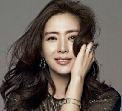 Song Yoon-ah: Wiki, Career, Awards, 7 Fun Facts & More - KDrama Live